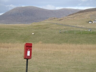 Photo 6x4 Post box, Horgabost Post box on the machair with Beinn ...