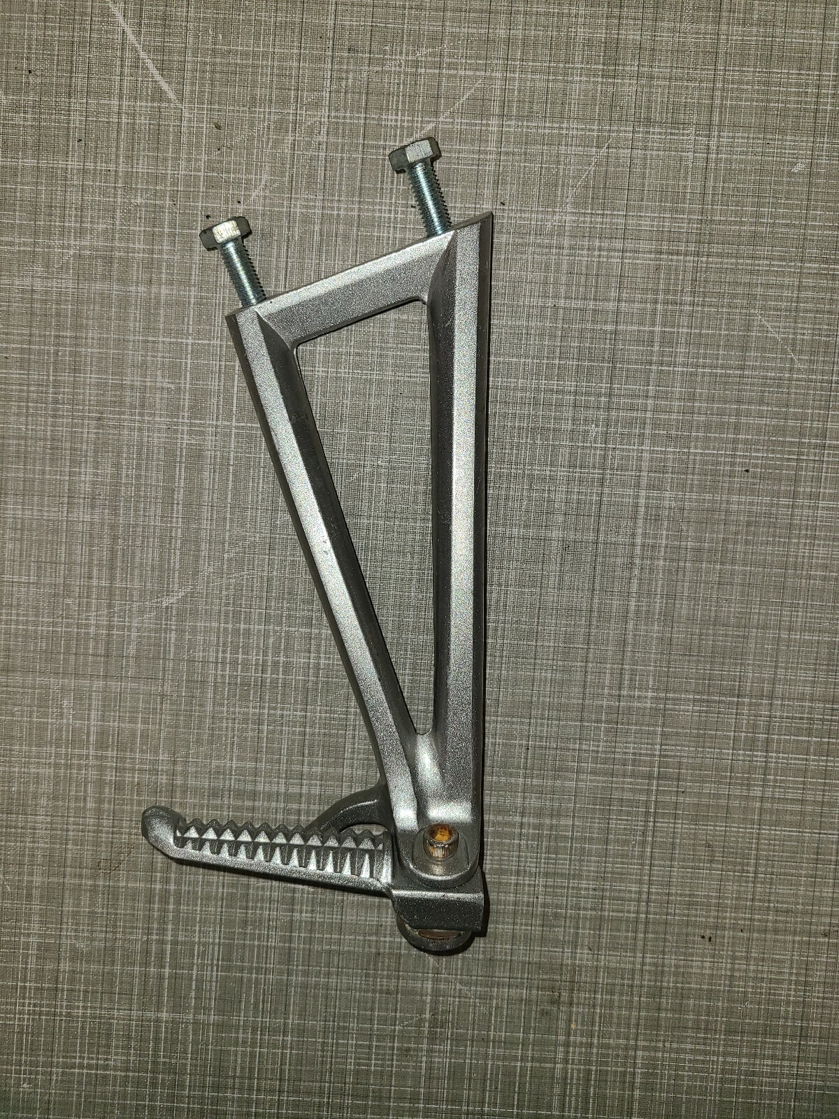 06 07 YAMAHA YZF R6R R6 REAR BACK PASSENGER FOOT PEGS PEG RIGHT ONLY W ...