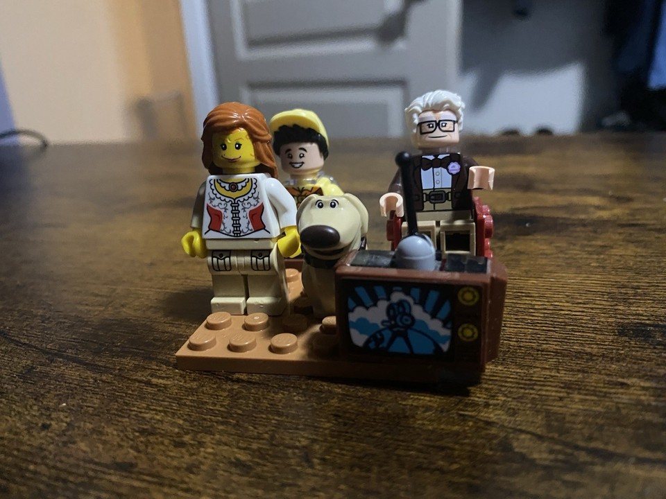 Lego Mini Figures Lot Random Heads Bodies does come with chair and tv ...