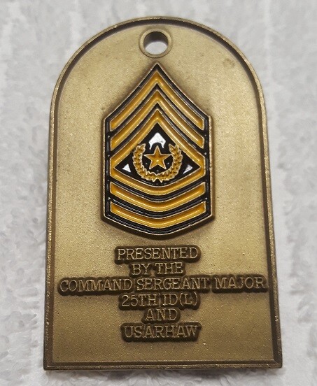 AUTHENTIC 25ID TROPIC LIGHTNING DIVISION and USARHAW CSM RARE CHALLENGE ...