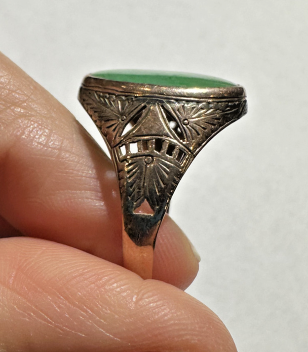 Antique 9K Yellow Gold Green Jade Jadeite Etched Filigree Signet Ring ...