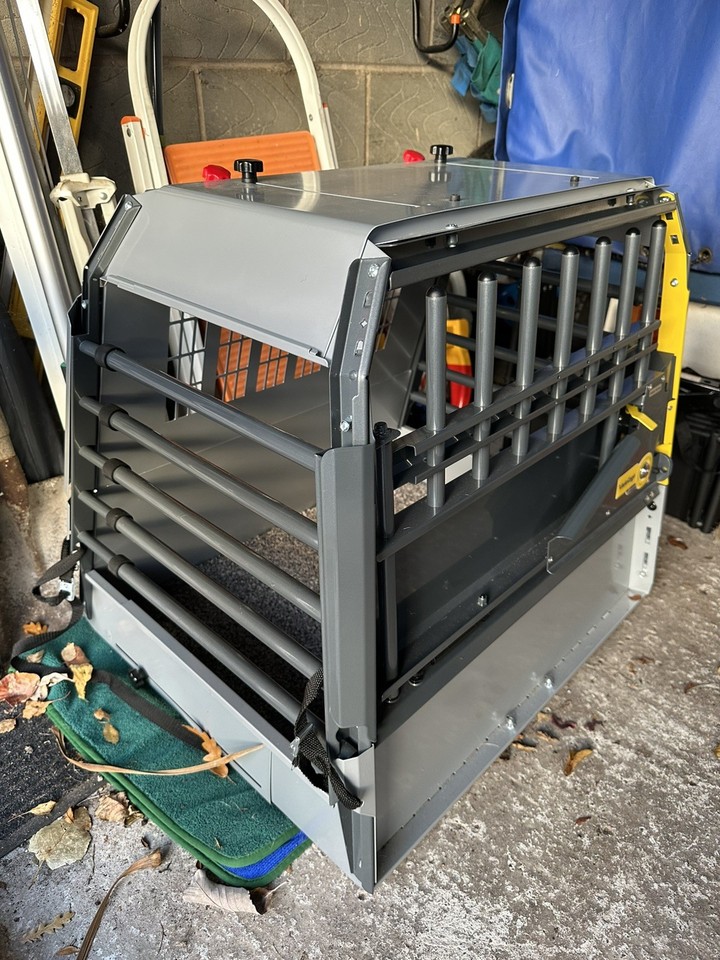 Variocage, dog crate, compact, expandable, crate crash tested certified ...