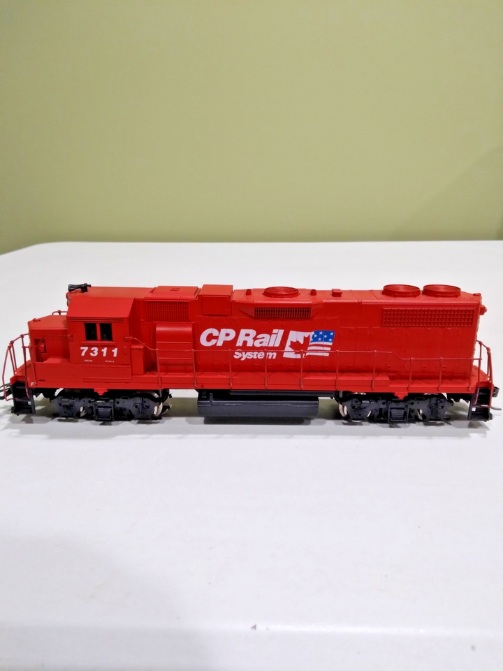 Feather models Powered GP38-2 Canadian Pacific HO SCALE 3rail like ...