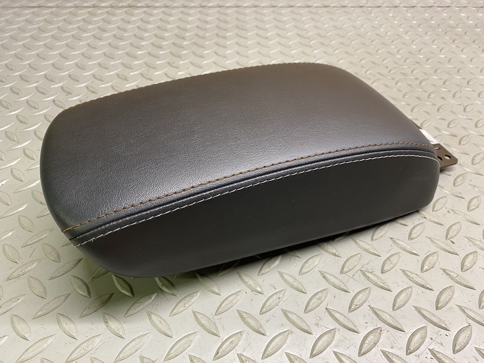 JEEP COMPASS CENTER CONSOLE ARMREST ARM REST LID COVER OEM 2017 - 2021 ...