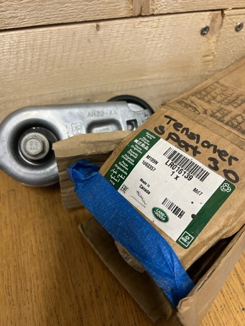LR016139 Genuine Land Rover Tdv6 Alternator Belt Tensioner - Range ...