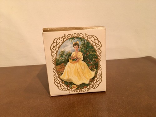 Avon Flower Maiden With 4 OZ Unforgettable Cologne 1974 | eBay