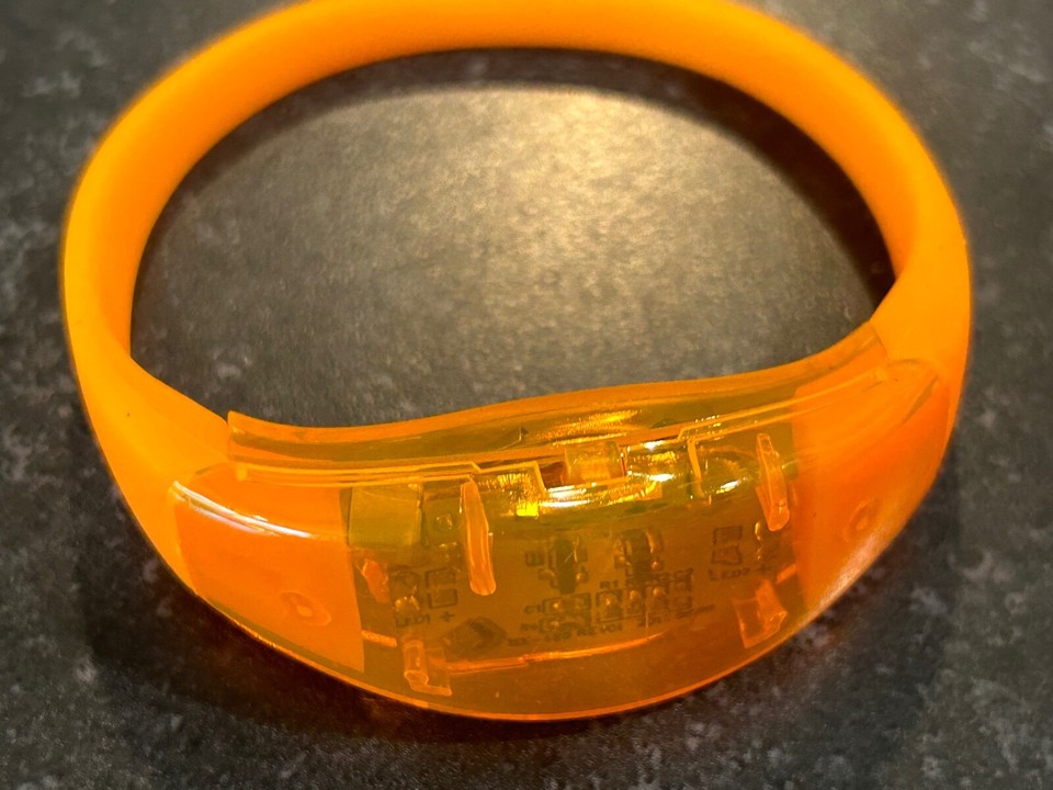 BANGLE BRACELET FLASH GLOW BAND LIGHT-UP EL LED MOTION SOUND ACTIVATED ...