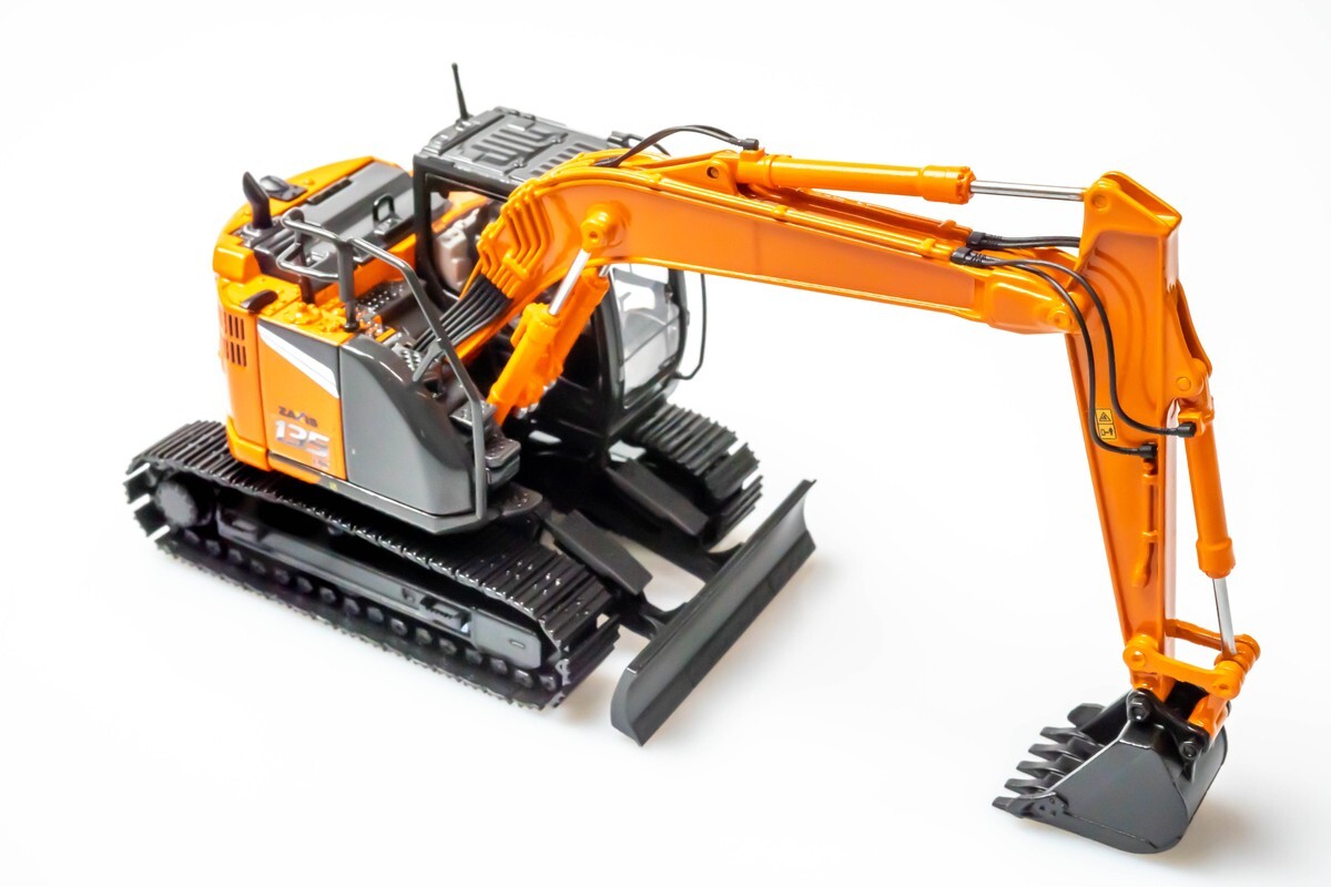 Hitachi Miniature Excavator 1/50 scale Model ZX135US-7 Diecast From ...