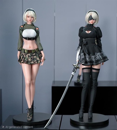 1/3 SGD Studio 2B dynamic with 2 heads and extra clothing | eBay
