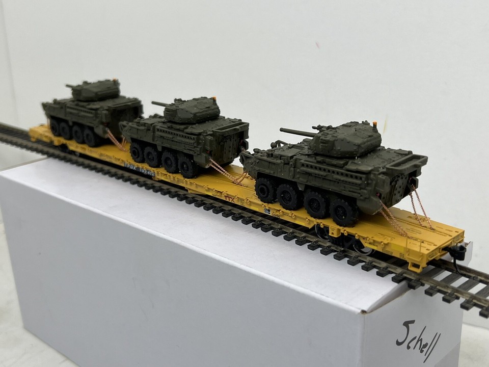 Walthers 920-104607 89’ TTX TPDX flat car w/3 army or Marine Stryker ...