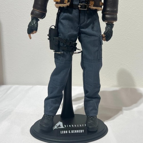 Hot Toys VGM01 Resident Evil Biohazard 4 Leon S. Kennedy Regular Figure ...