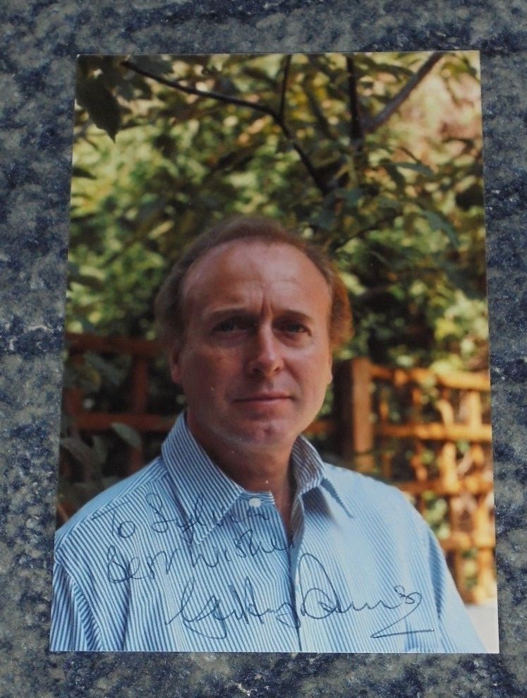 GEOFFREY DAVIES - DOCTOR IN THE HOUSE- POSTCARD PHOTO SIGNED- DEDICATED ...