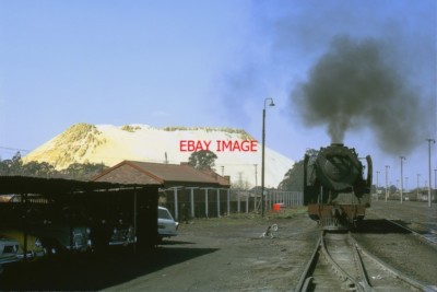 PHOTO SOUTH AFRICAN RAILWAYS - CLASS 15F 4-8-2 AT KASERNE SHED ...