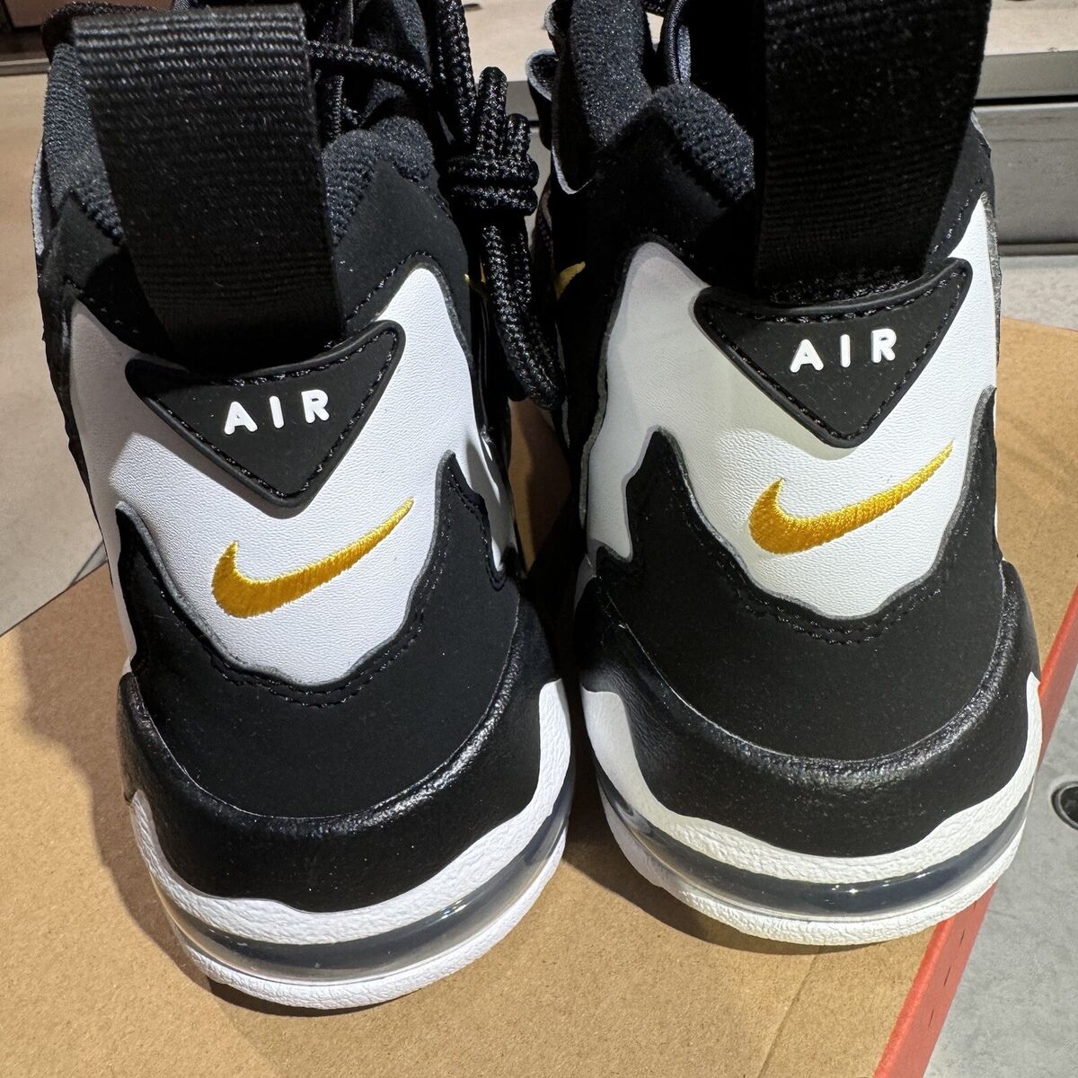 Nike Air Diamond Turf Max 96 High Black Varsity Maize MENS 6 Nike Air Diamond Turf Max 96 High Black Varsity Maize MENS 6