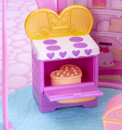 Royale High Baking Class Playset, 1 Doll, 6 Accessories, Fits Inside ...