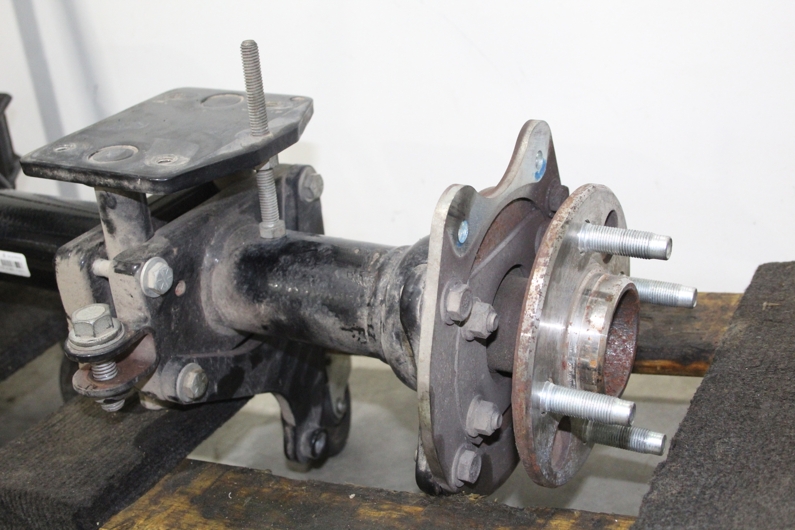 2009-2023 Harley Davidson Freewheeler Tri Glide Rear Axle End Assembly ...