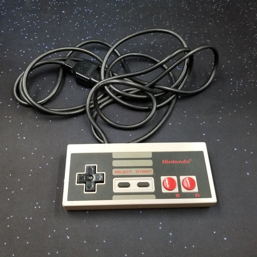 2 x Official Nintendo NES-004 controllers ZELDA MARIO LINK DONKEY KONG ...