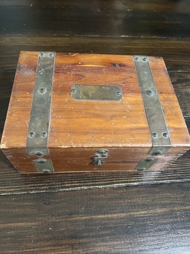 Vintage McGRAW Cedar Wood Navy Diddy Box with Velvet Lining-Dovetail ...