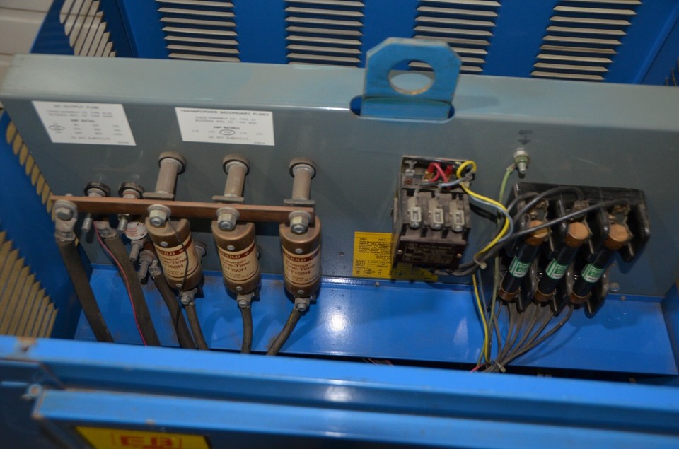 Gould Ferrocharger Forklift Charger 18 Cell LA Battery 36V 3PH GFC-18 ...