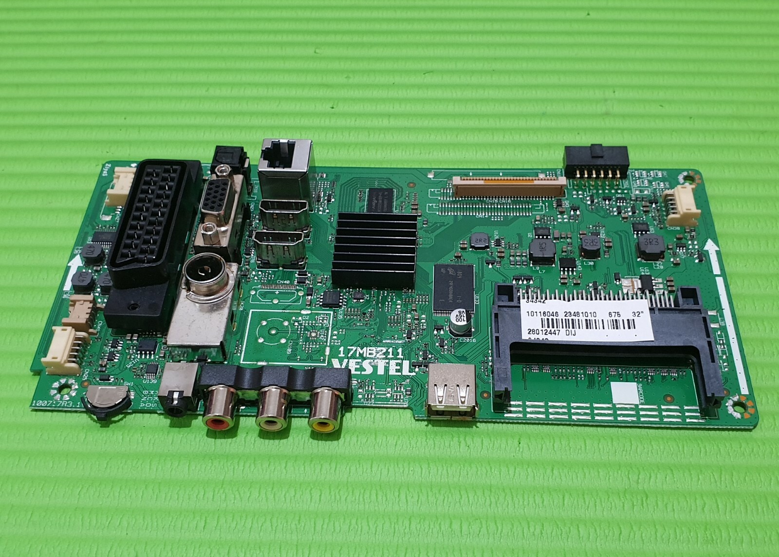 JVC LED TV 32" LT-32C675(B) - 17MB211 23481010 PSU 17IPS62 23506429 ...