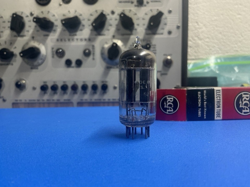 Vtg. 1950's RCA 12AX7 Black Plate Preamp Tubes -D Geter - tested VG ...