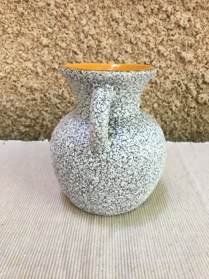 Petit vase vintage Vallauris, signé TESS, profil de femme au foulard ...