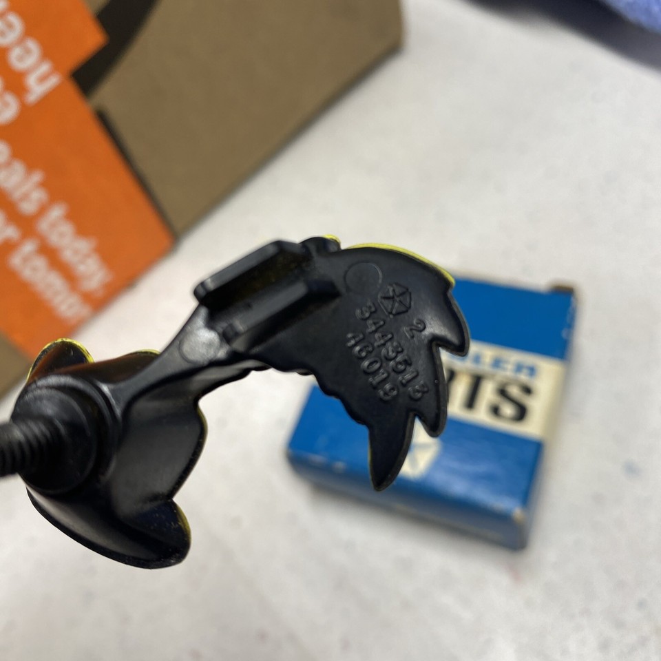 Plymouth Road Runner Grill emblem 1971 - part # 3443513 46019 9-23-70 ...