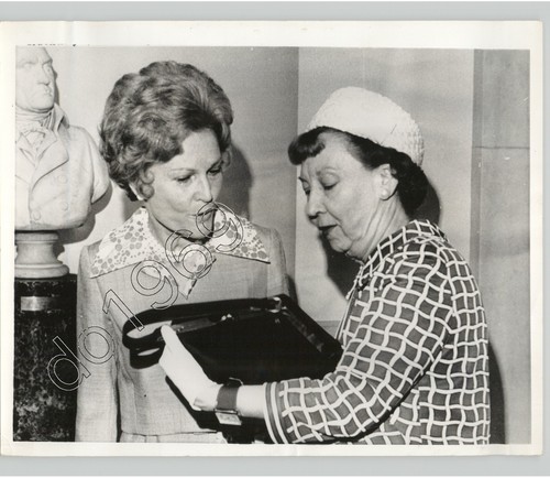 First Lady PAT NIXON w/ Mamie Eisenhower Ceremony Washington DC 1971 ...