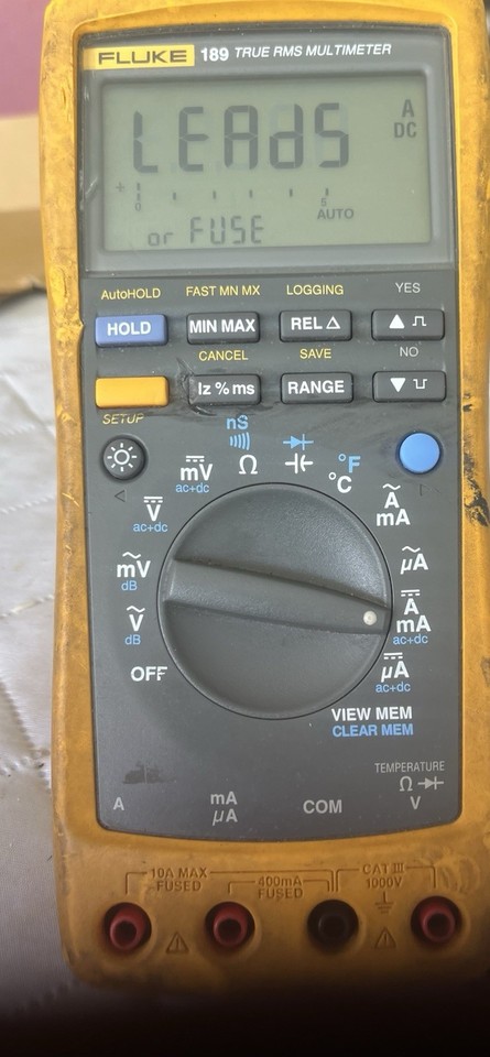 Fluke 189 True RMS Digital Multimeter Powers On , Need Battery ...