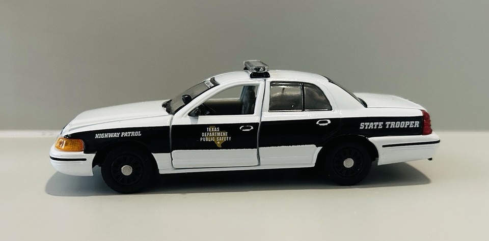 Texas Highway Patrol Ford Crown Victoria 1/43 Scale With Display Case ...