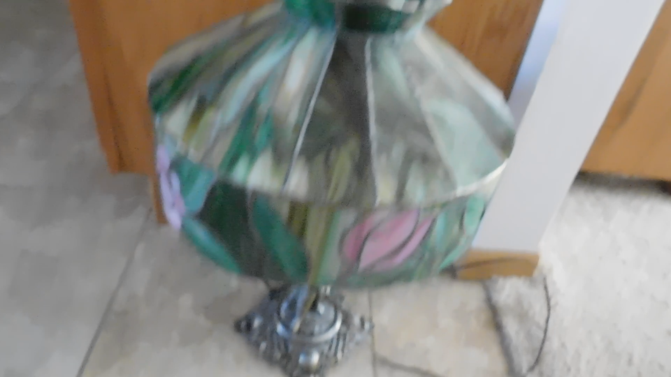 25-1041 Vintage 22" Brass Cherub Lamp w/ Tiffany Style Stained Glass ...