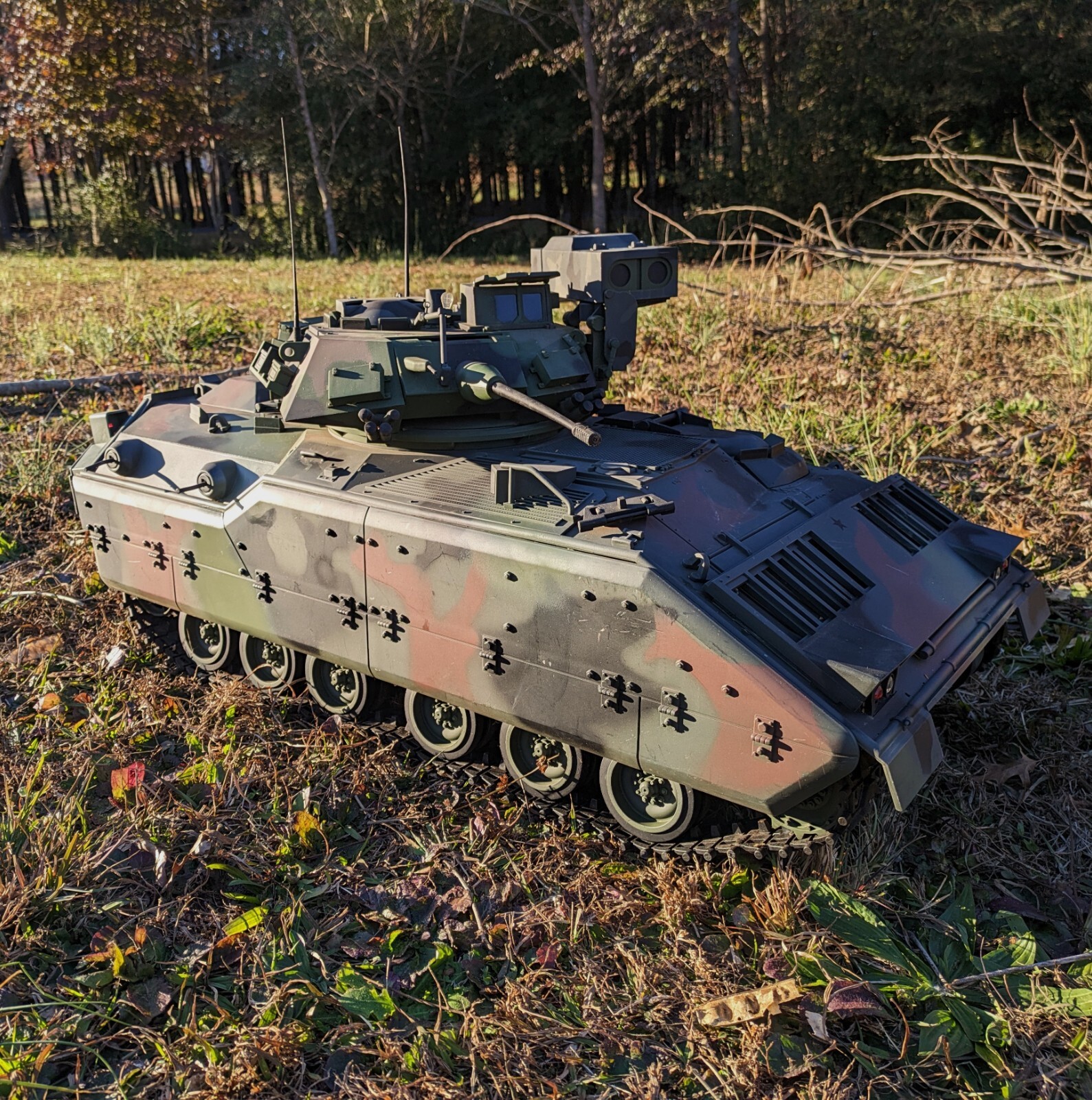 1/6 M2A2 Bradley Fighting Vehicle Tank - 21st Century Toys | eBay