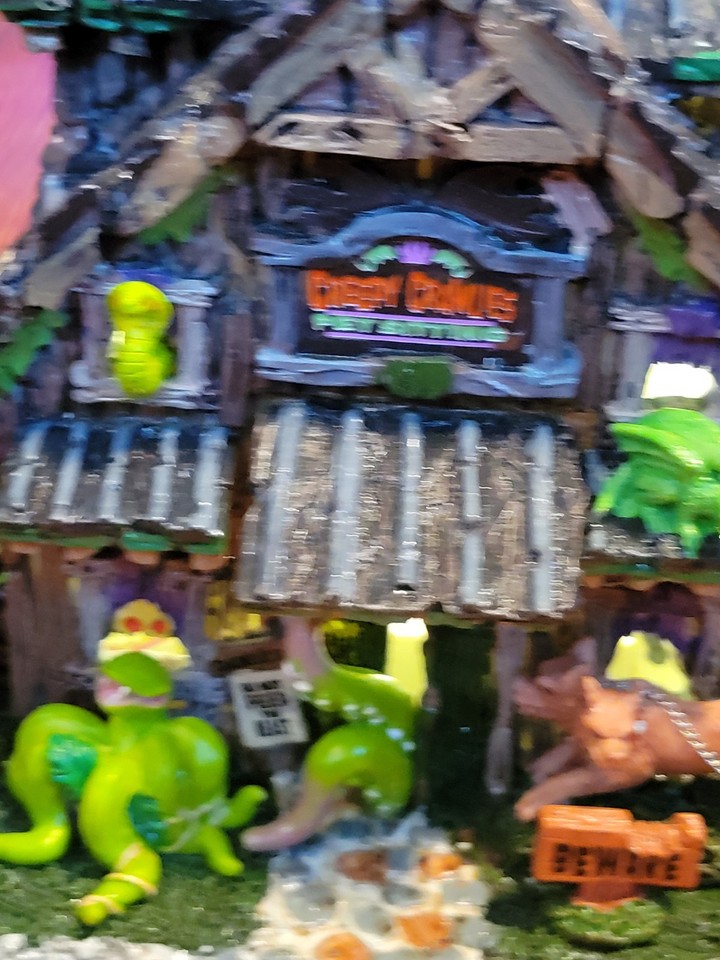 Lemax Spooky Town "Creepy Crawlies Pet Sitting" House Halloween 2017 ...