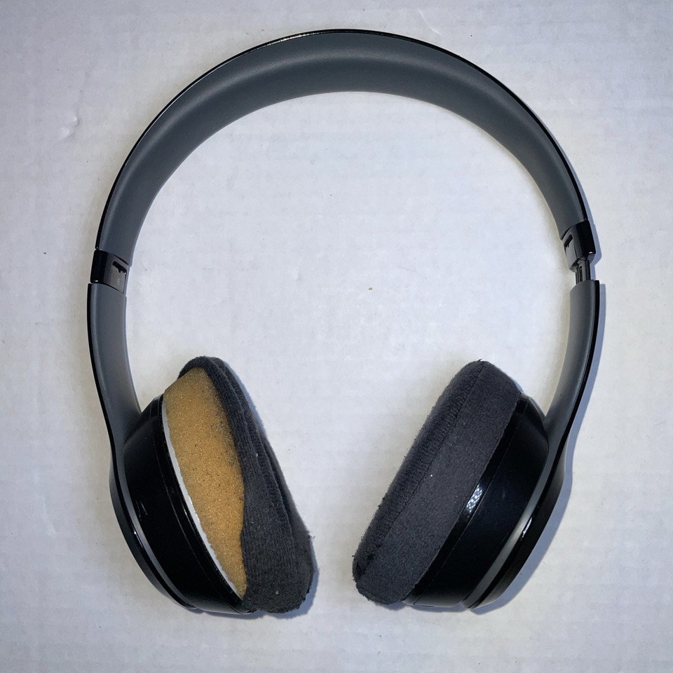 Beats Solo 2 Wireless Headphones Only Black Needs New Ear Pads Tested ...