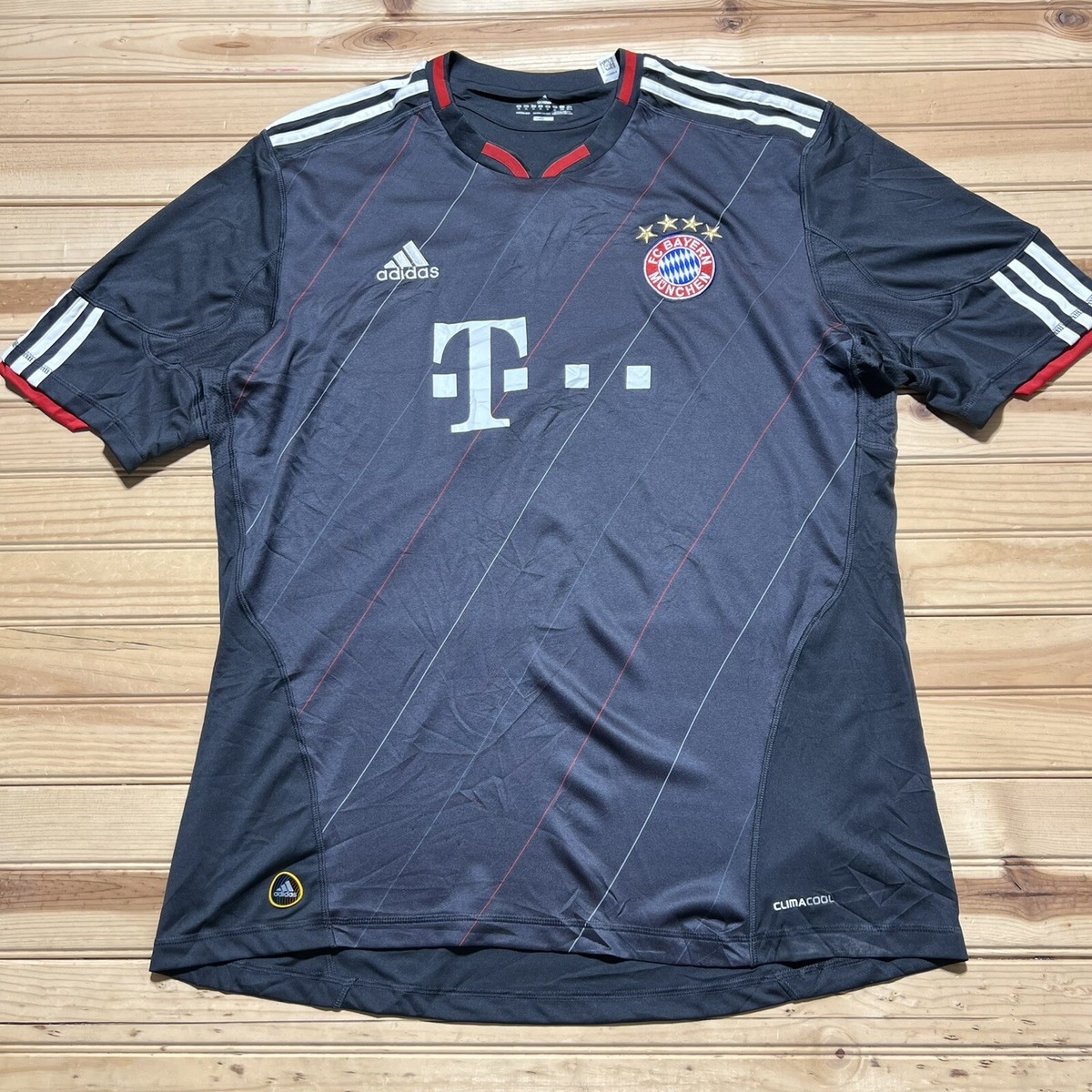 BAYERN MUNICH 2010 2011 THIRD FOOTBALL SHIRT SOCCER JERSEY BAYERN MUNICH 2010 2011 THIRD FOOTBALL SHIRT SOCCER JERSEY