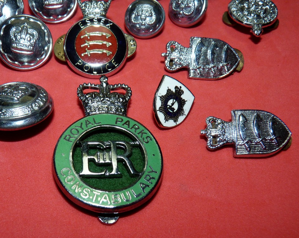 Vtg London British UK Essex Police Officer Buttons & Pins Large Lot ...