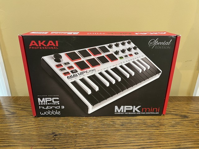 Akai Professional MPKMINIWHITE MKII Compact Keyboard and Pad Controller ...