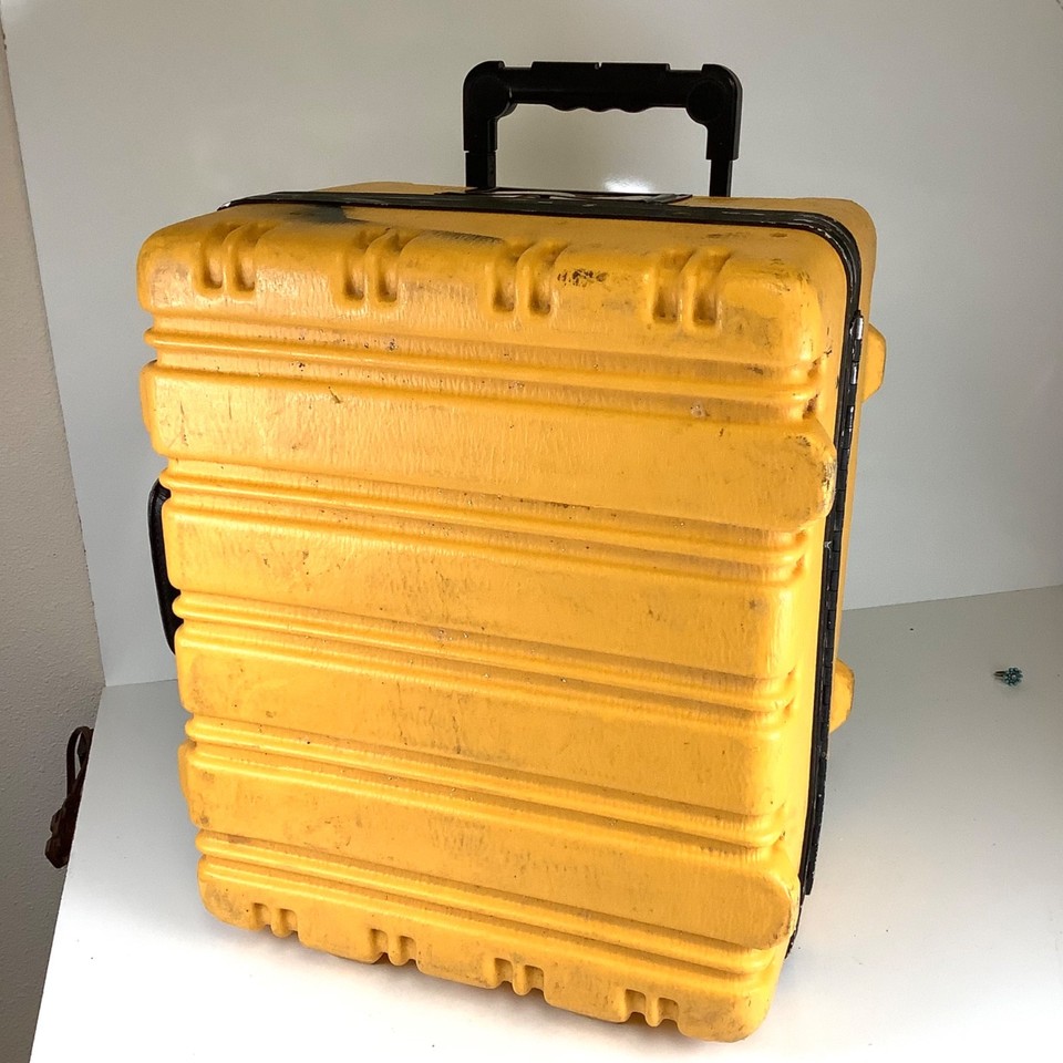 Platt Yellow Rolling Case w/Telescoping Handle & Combo Lock * Cameras ...