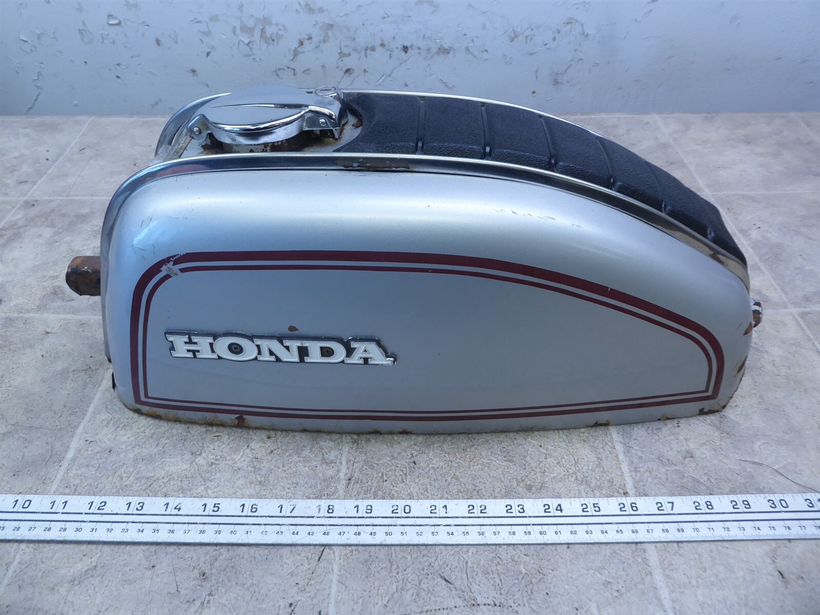 1974 Honda CB200 Twin H2040) gas petrol fuel tank with rubber pad cap ...