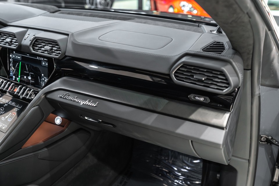2022 Lamborghini Urus SUV RARE Grigio Telesto Paint! Pano Roof! ONLY 3k ...