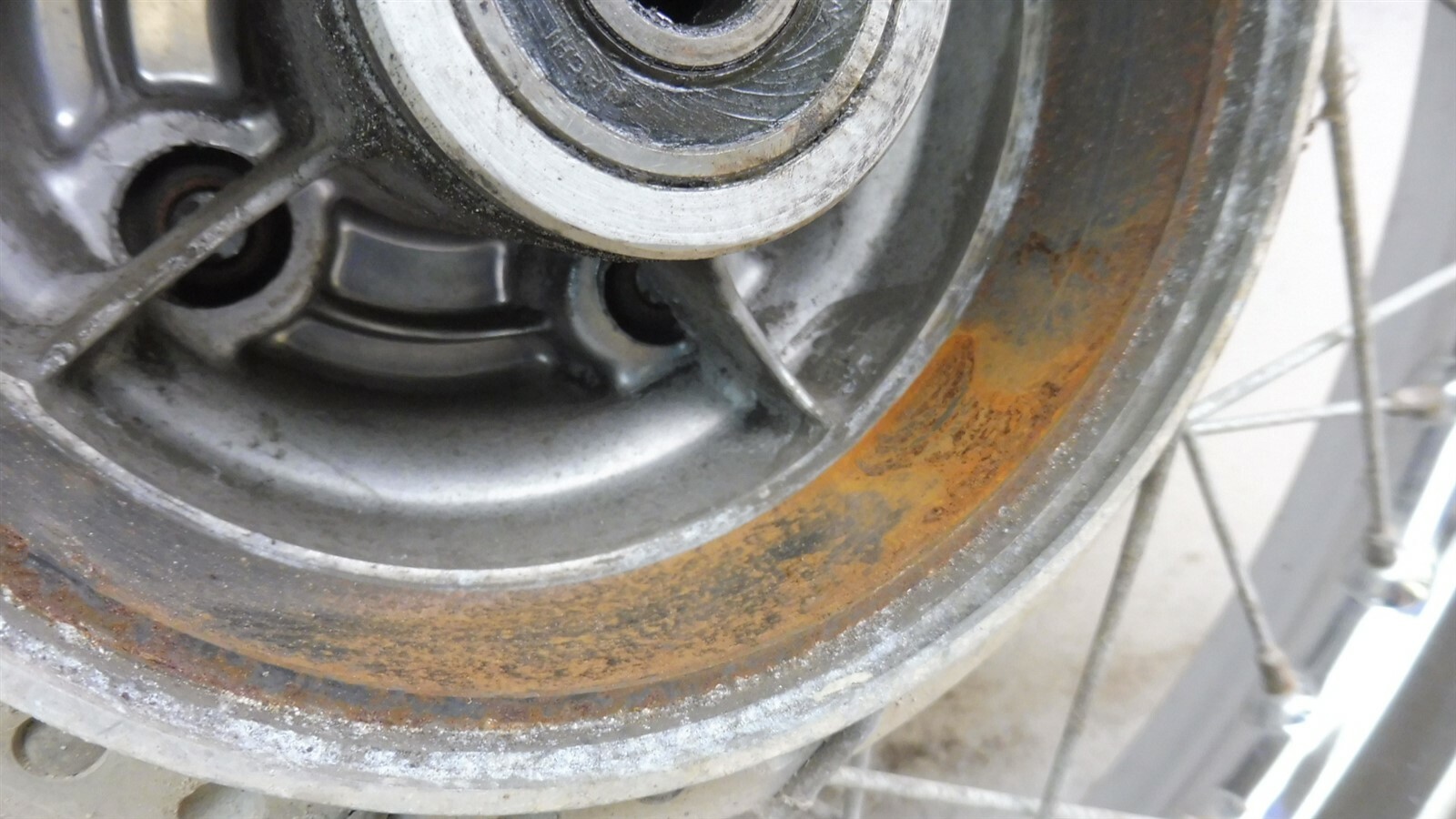 1969 Honda CB350K1 Super Sport H1013-3> rear wheel rim hub and sprocket ...