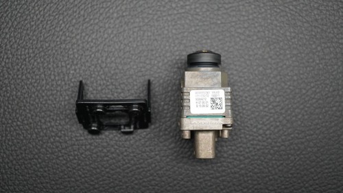 GENUINE OEM BMW X5 X6 F15 F16 F85 F86 REAR CAMERA RVC+BRACKET 9869525 / ...