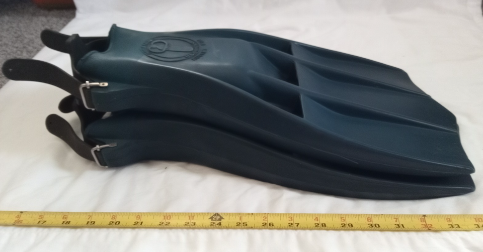 US Divers Aqua Lung Rocket Scuba Dive Fins Flippers Blue, one size fits ...