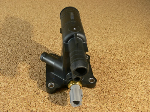 LAND ROVER THERMOSTAT WATER OUTLET CONNECTOR LR2 EVOQUE DISCOVERY SPORT ...