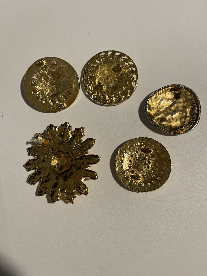 Beautiful large gold buttons set of 5 | eBay