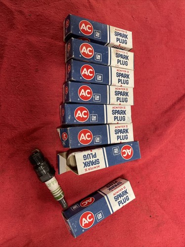 ‘NOS’ AC-R44T Spark Plugs Green Rings Corvette, Chevelle GM #5613355 ...