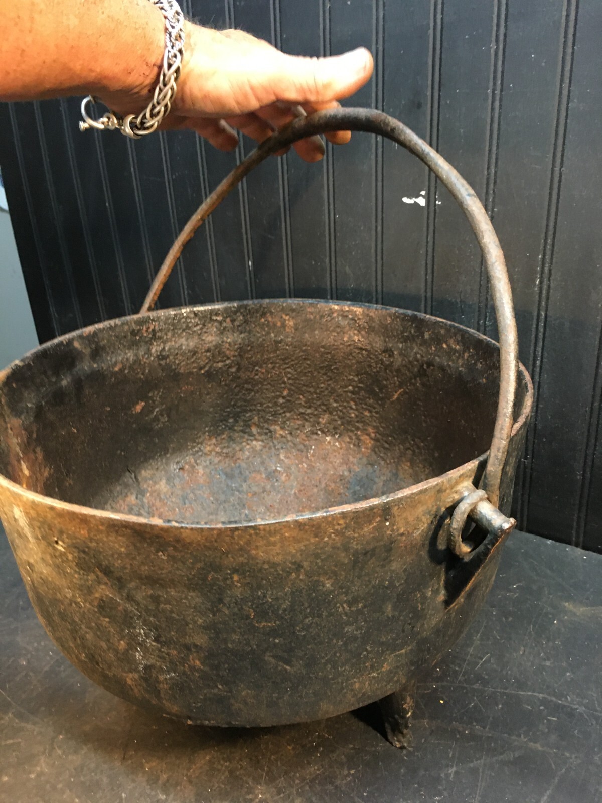 Antique Cast Iron 3 Leg Kettle Cauldron Bean Pot Ribbed Handle Gate ...