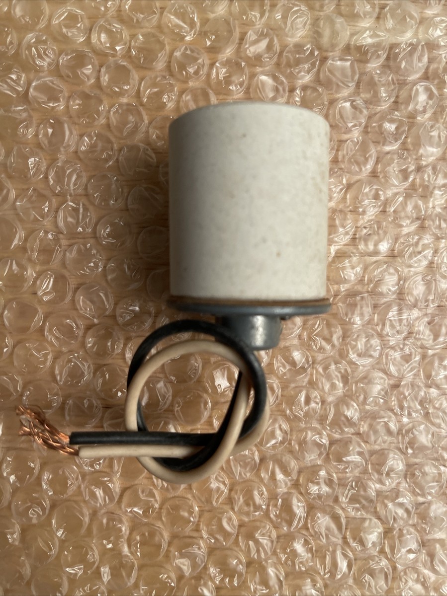 Threaded Porcelain Lamp Holder Brass Lamp Socket, E27 (Large Size