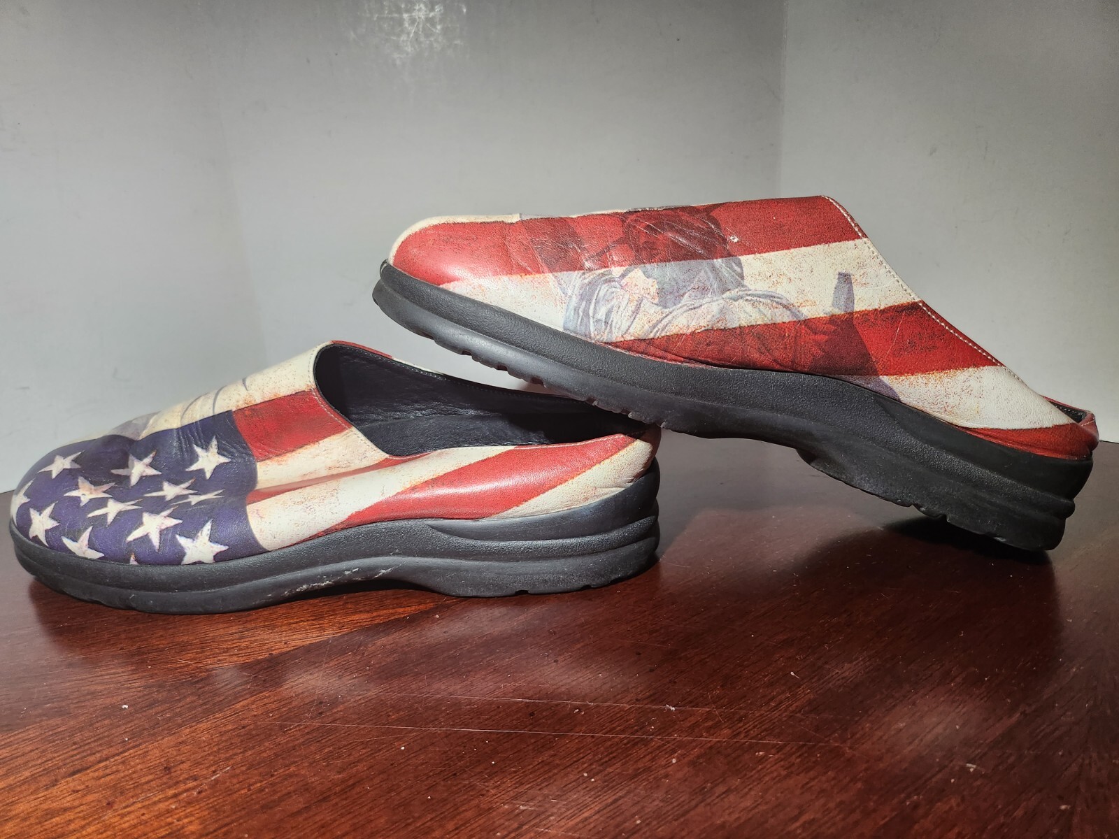 RARE ICON Wearable Art Liberty Clogs Mules , Size 7.5 - Gem