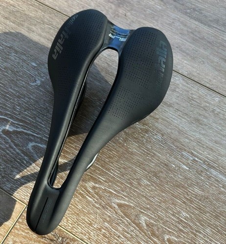Selle Italia SLR TM Boost Superflow Saddle L3 Black 145mm - FAST ...